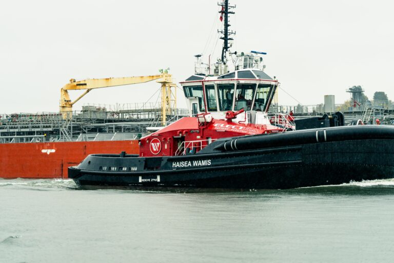 HaiSea Wamis completes first job in Vancouver Harbour marking the world ...